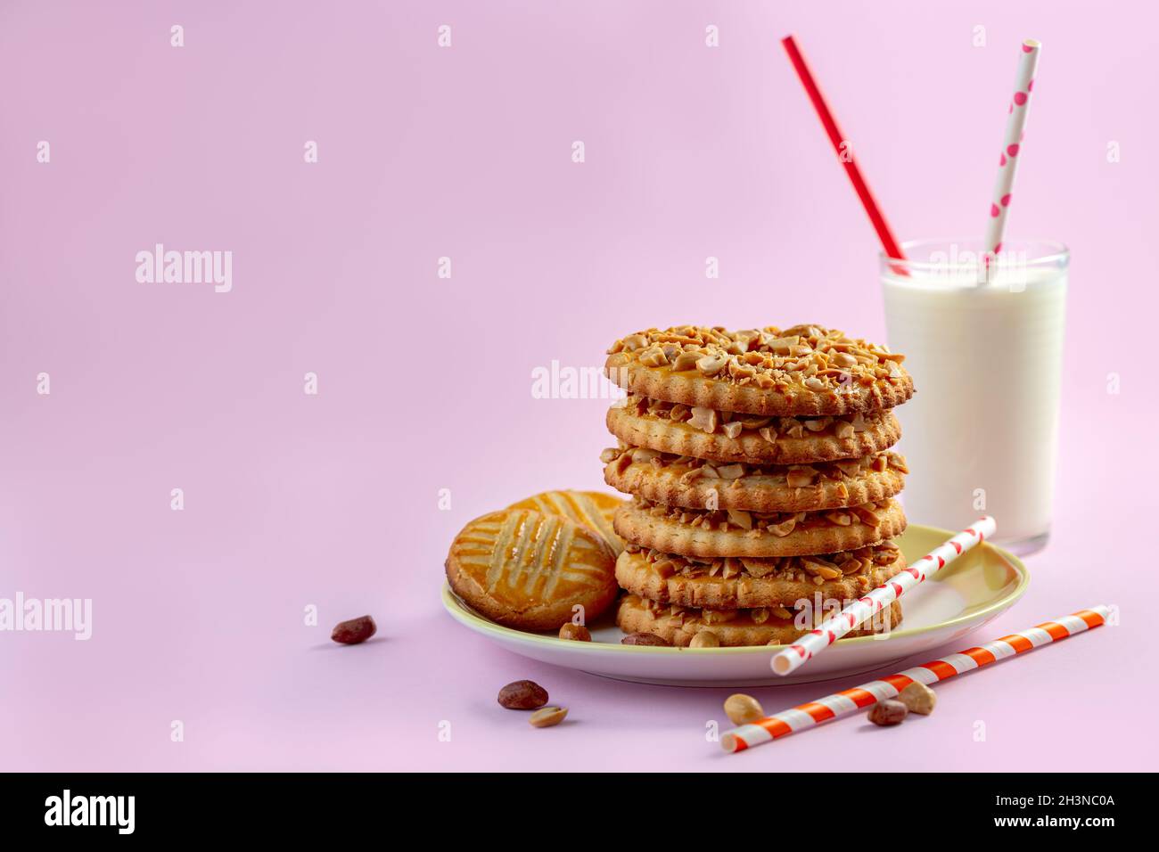Stack of shortbread cookies in the shape of rings Stock Photo - Alamy