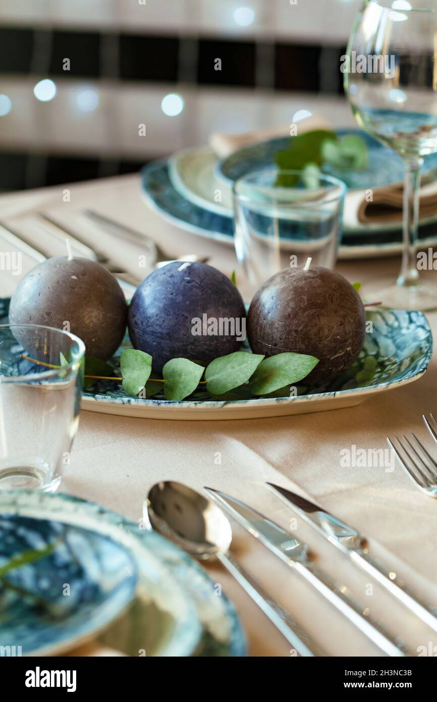 Round candles beautiful table hi-res stock photography and images - Alamy