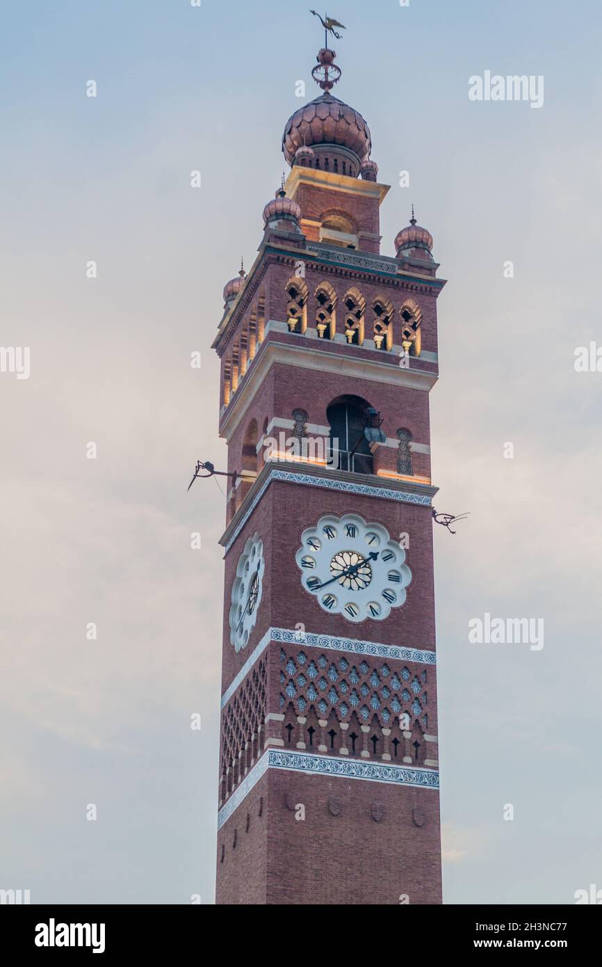 Clock tower lucknow india hi-res stock photography and images - Alamy