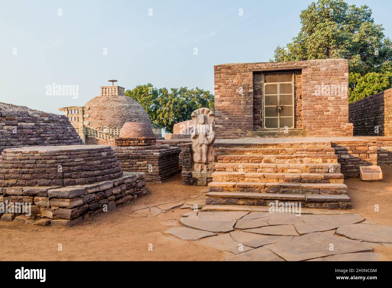 Ancient Buddhist temple at Sanchi, Madhya Pradesh, India Stock Photo ...