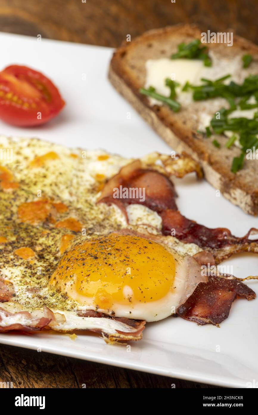 Plate homemade fried egg hi-res stock photography and images - Alamy