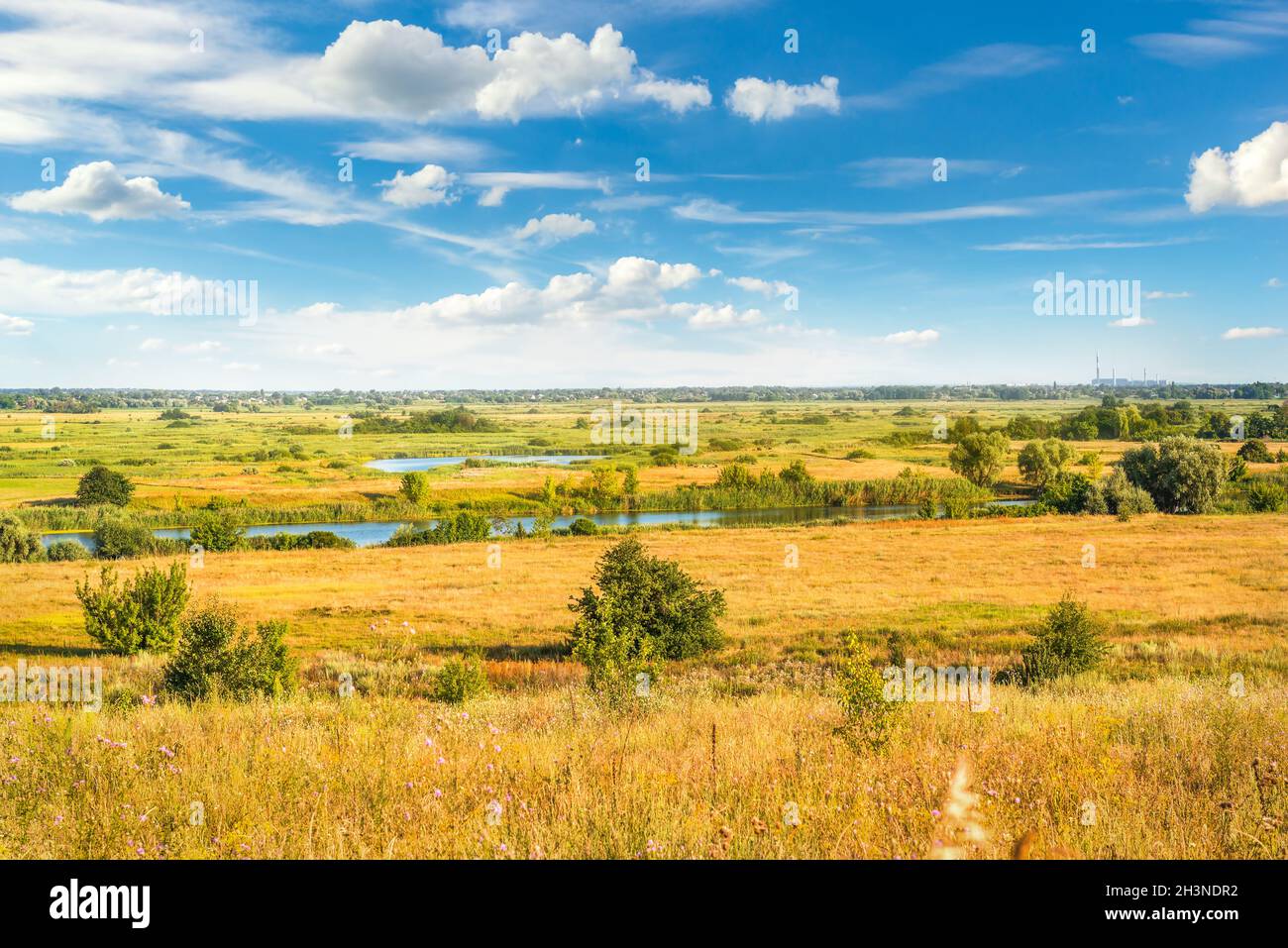 Pasture tree farm river landscape hi-res stock photography and images ...