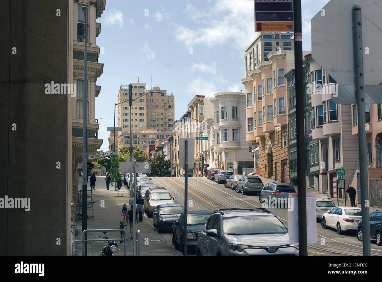 Hillside homes san francisco hi-res stock photography and images - Alamy