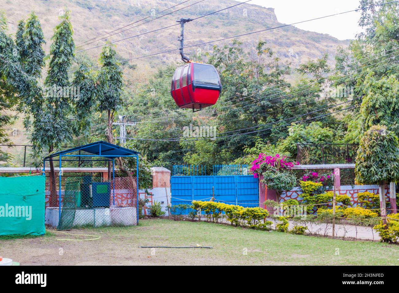 Pavagadh ropeway hi-res stock photography and images - Alamy