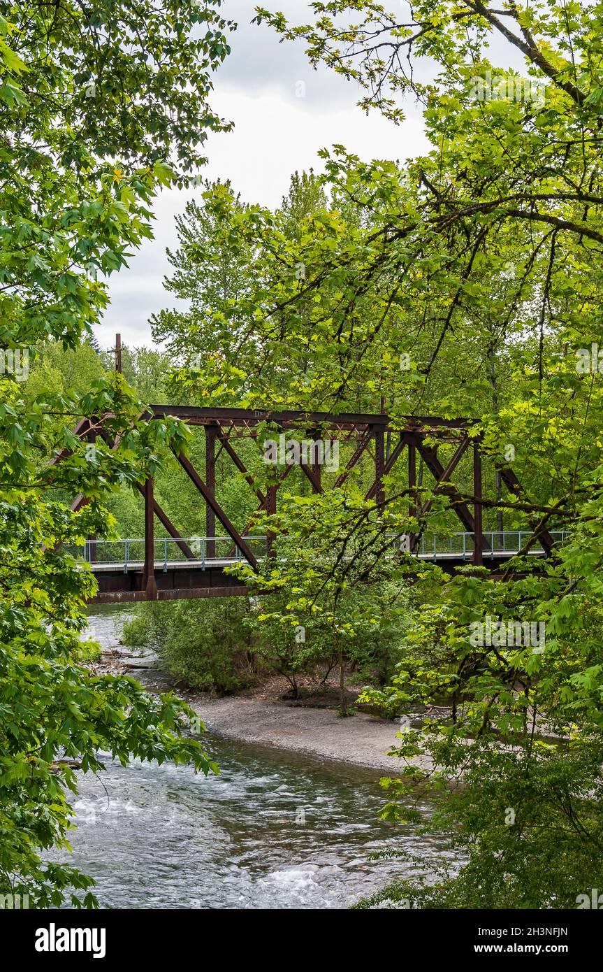 Cross cross concrete beams hi-res stock photography and images - Alamy