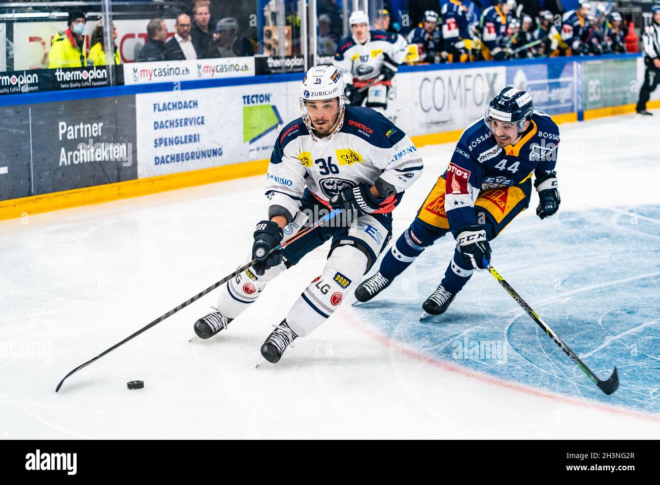 29.10.2021, Zug, BOSSARD Arena, NL: EV Zug - HC Ambri-Piotta, #36 Matt ...