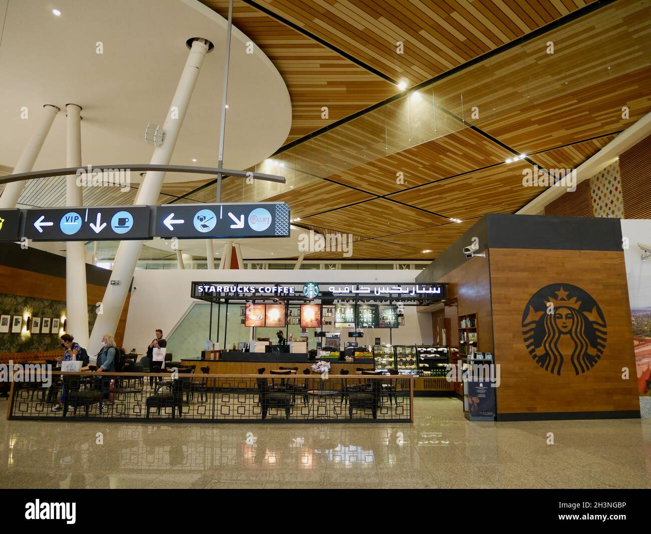 Starbucks interior hi-res stock photography and images - Alamy
