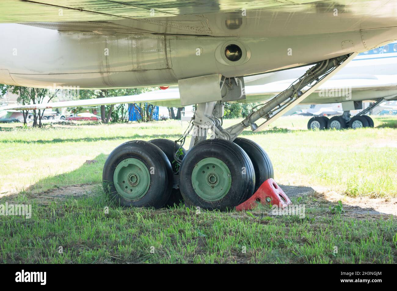Aircraft chassis hi-res stock photography and images - Alamy