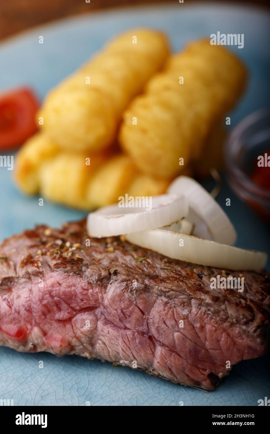 Bloody steak plate hi-res stock photography and images - Alamy