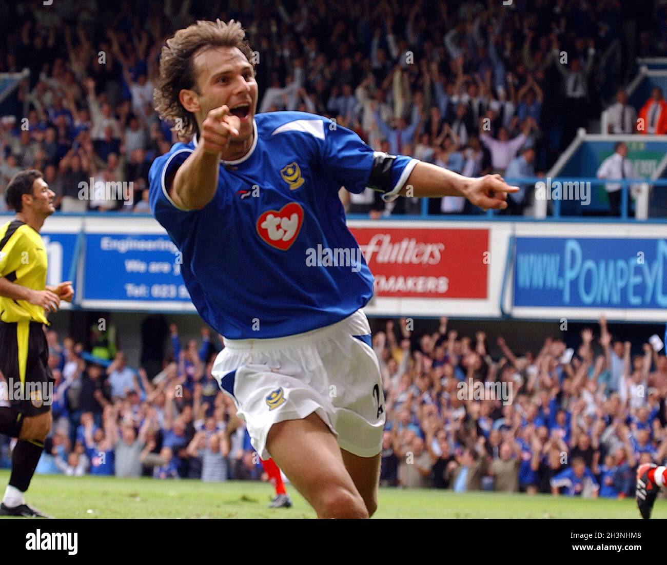 PORTSMOUTH V VILLA PATRIK BERGER CELEBRATYES HIS GOAL PIC MIKE WALKER ...