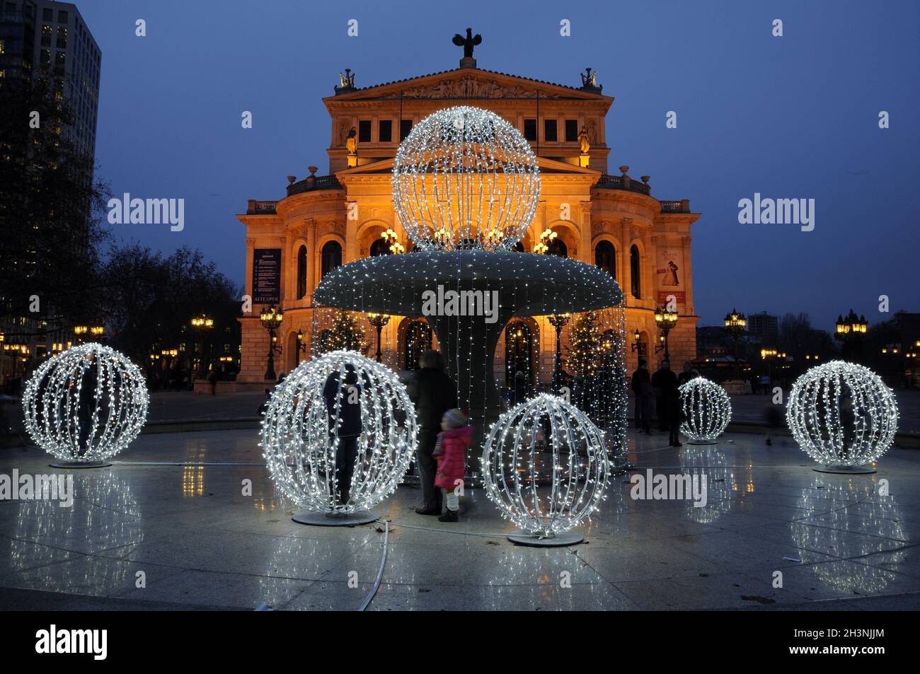 Old Opera House in Frankfurt with Christmas decorations Stock Photo - Alamy