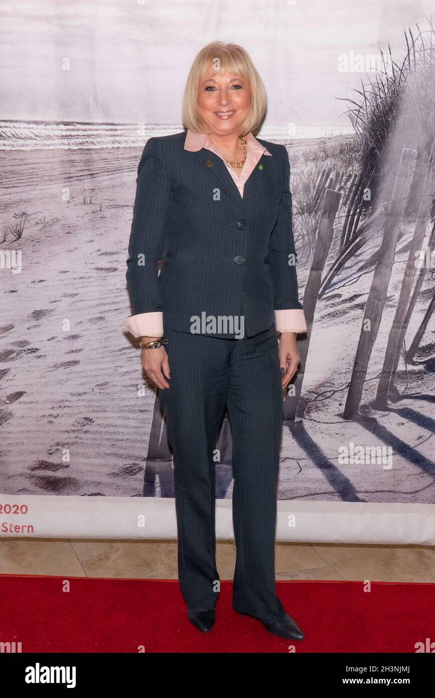 Honoree Hope Kinney attends Dan's Papers Power Women of the East End ...