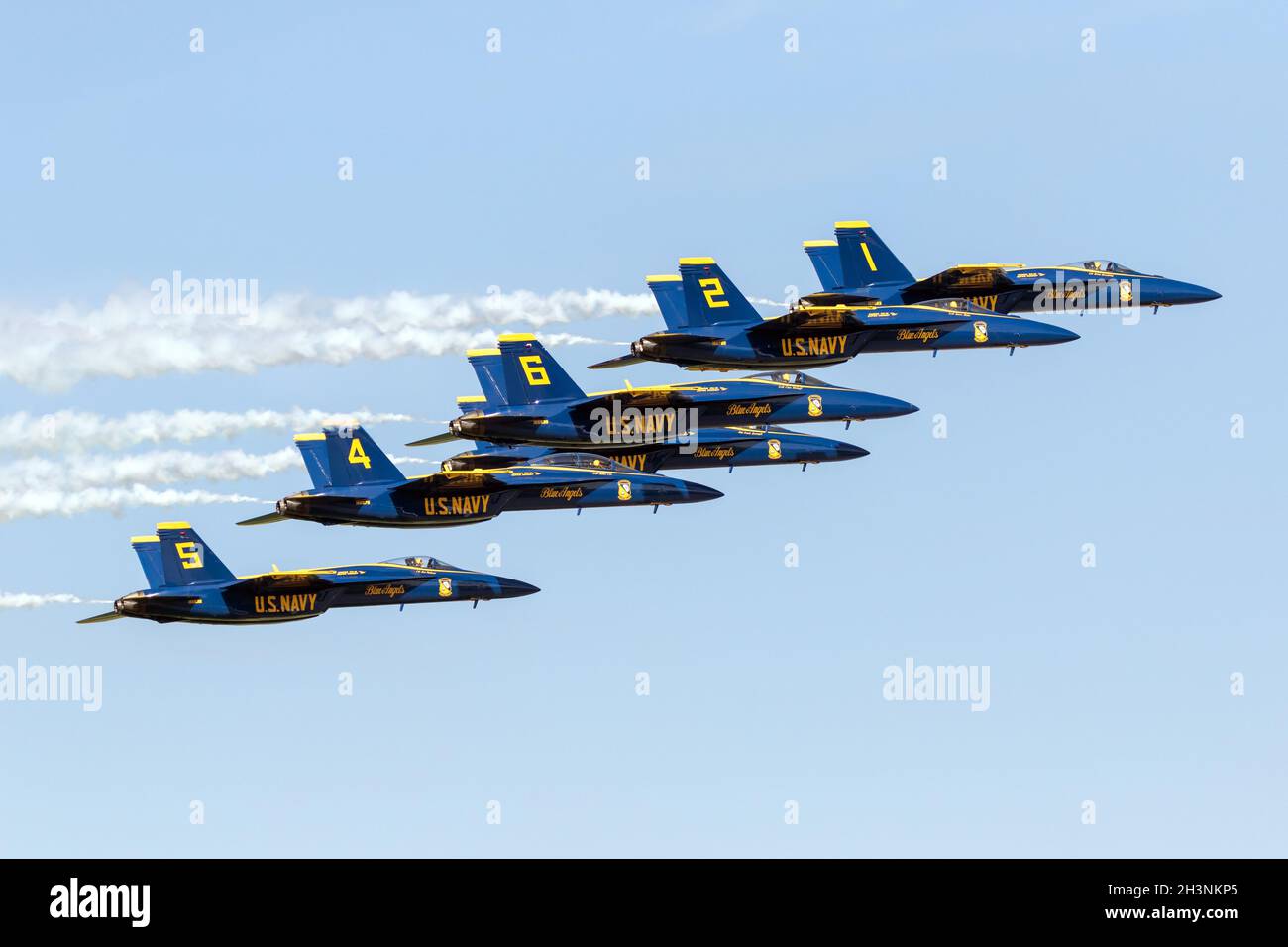 Navy military formation hi-res stock photography and images - Alamy