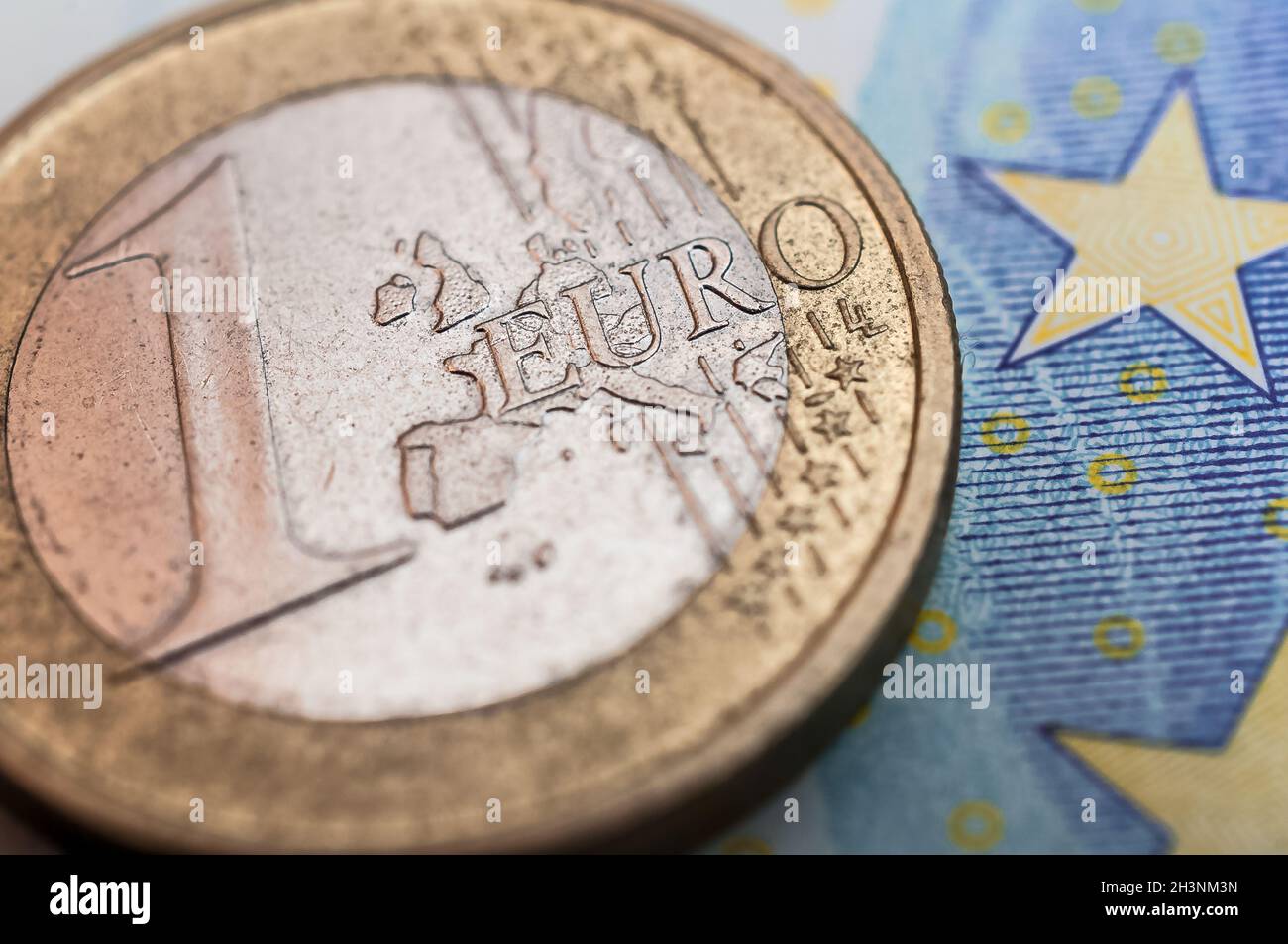 One Euro coin Stock Photo - Alamy