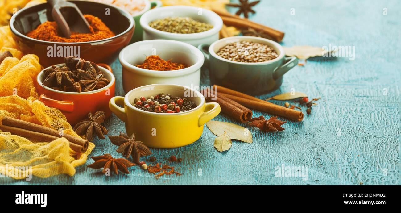Indian spices in small white bowls hi-res stock photography and images ...