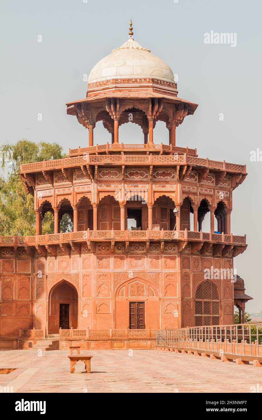 Towera at Taj Mahal complex in Agra, India Stock Photo - Alamy