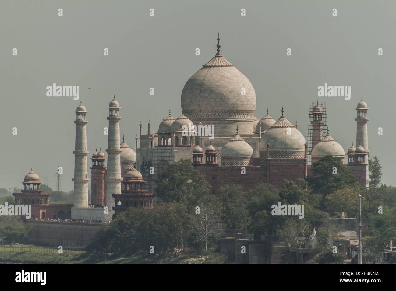 Taj Mahal as viewed from Agra Fort, Uttar Pradesh state, India Stock ...