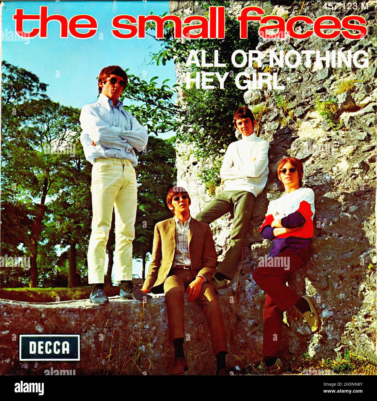 The small faces 1966 hi-res stock photography and images - Alamy