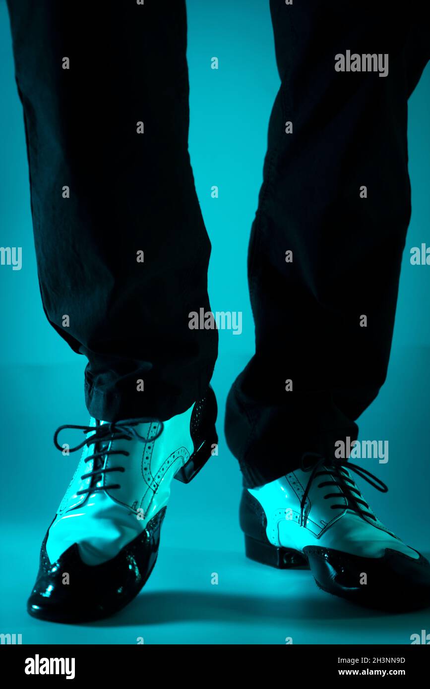 Men tap dancing show hi-res stock photography and images - Alamy