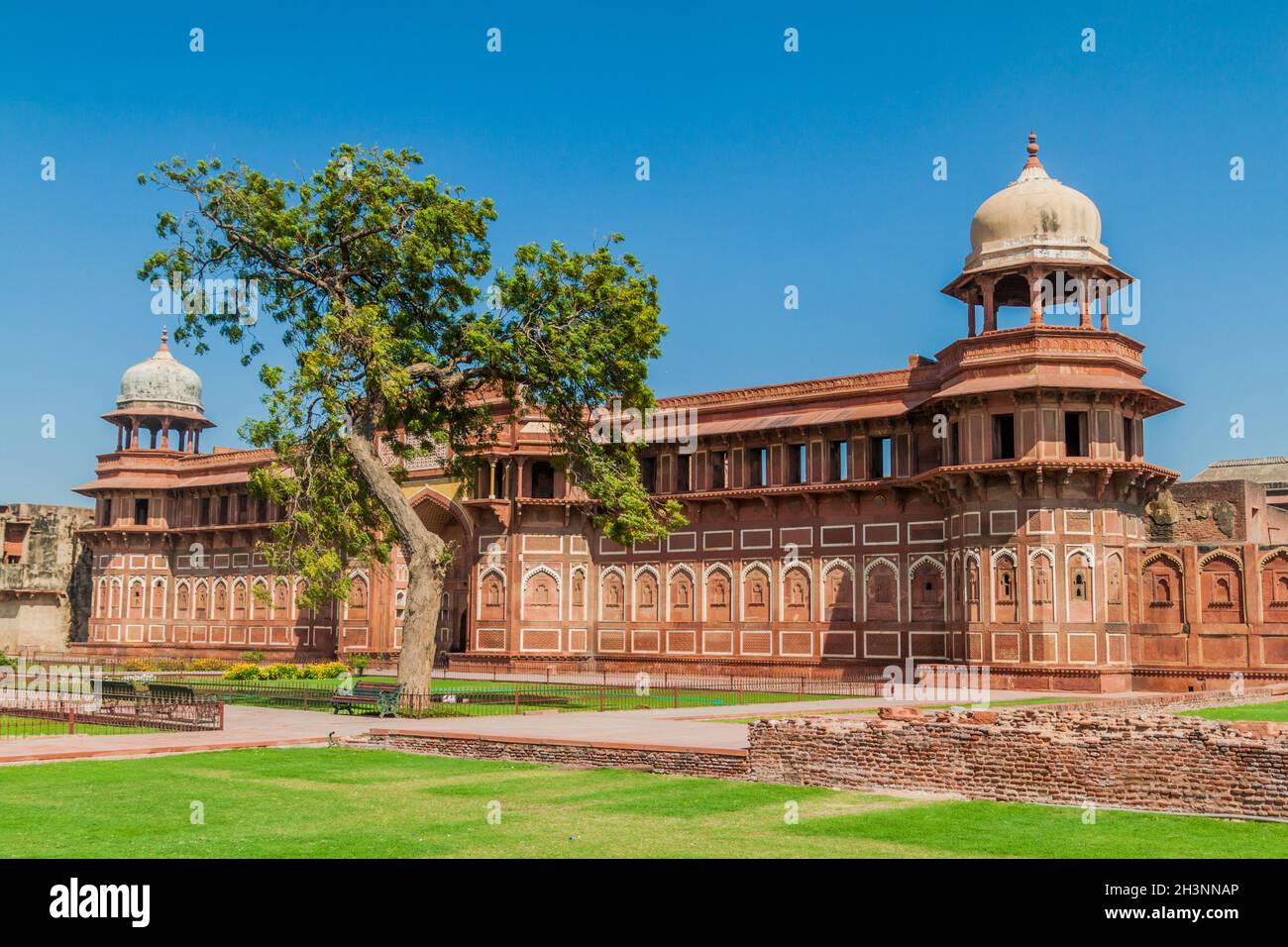 Jahangir Palace at Agra Fort, Uttar Pradesh state, India Stock Photo ...