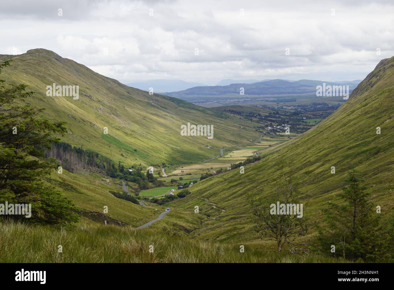 Green island Ireland - Glengesh Pass Stock Photo - Alamy
