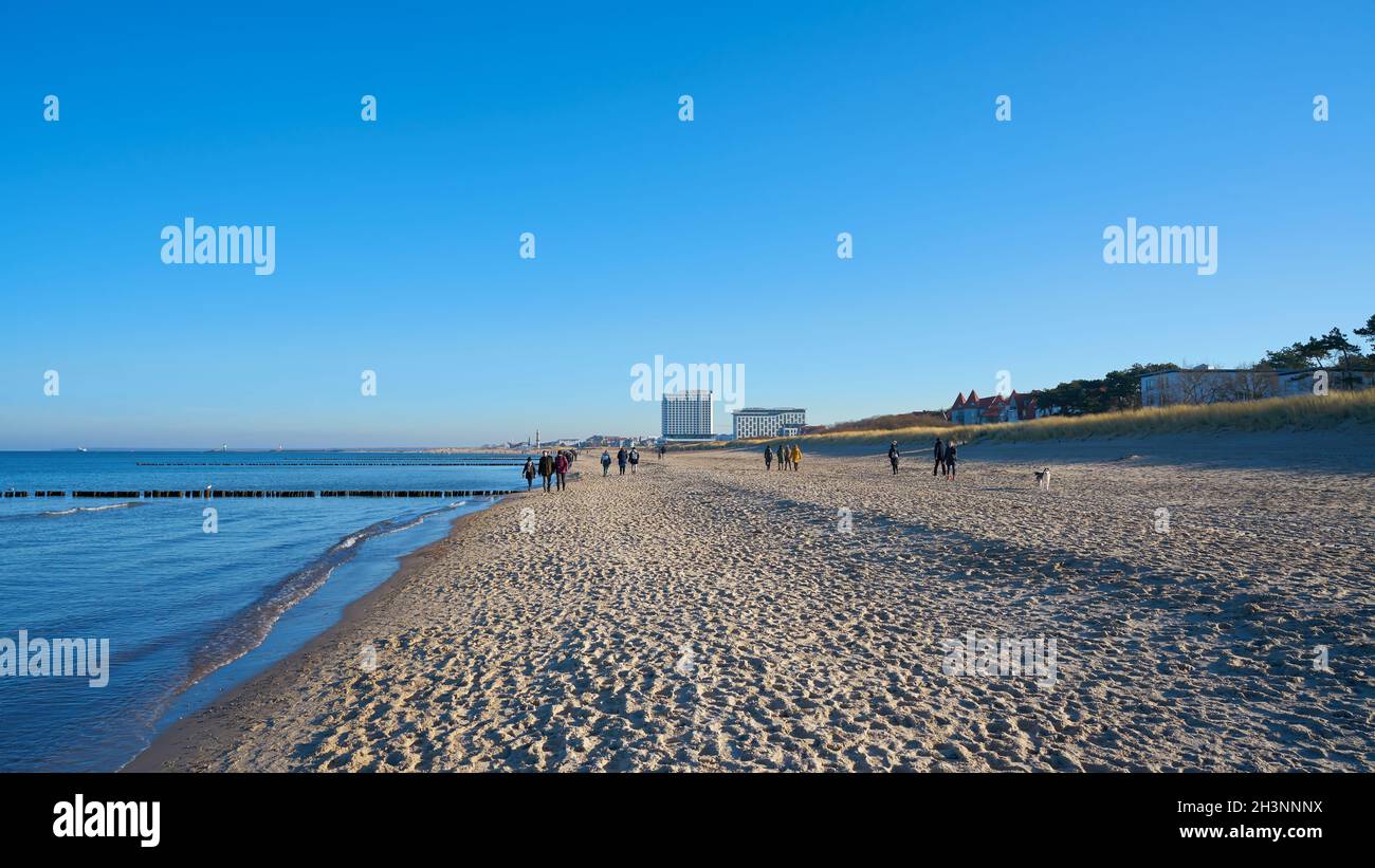 Beach of Warnemuende on the German Baltic Sea coast Stock Photo - Alamy