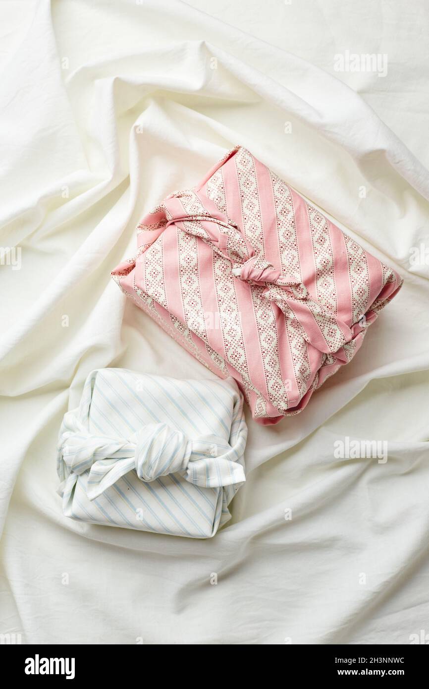 Traditional japanese packaging hi-res stock photography and images - Alamy