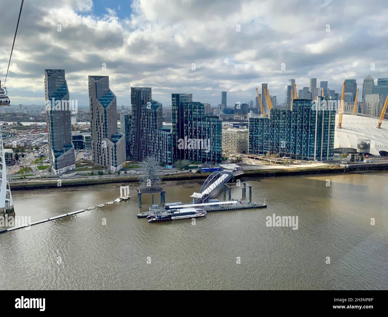 O2 Arena and the Emirates Cable Car in Greenwich, London, United ...
