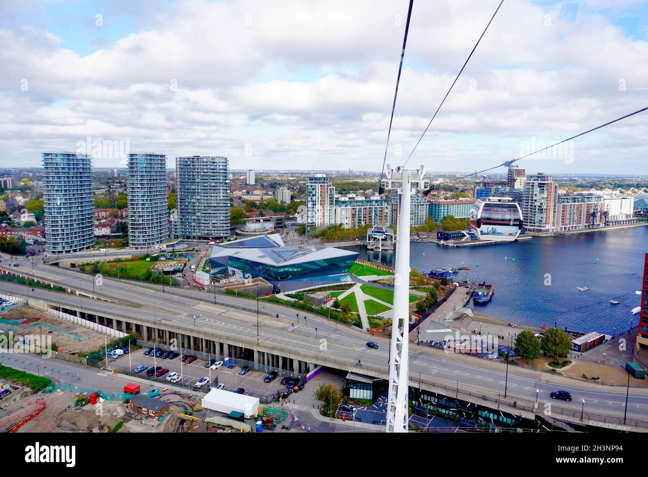 Aerial view o2 arena the royal docks hi-res stock photography and ...
