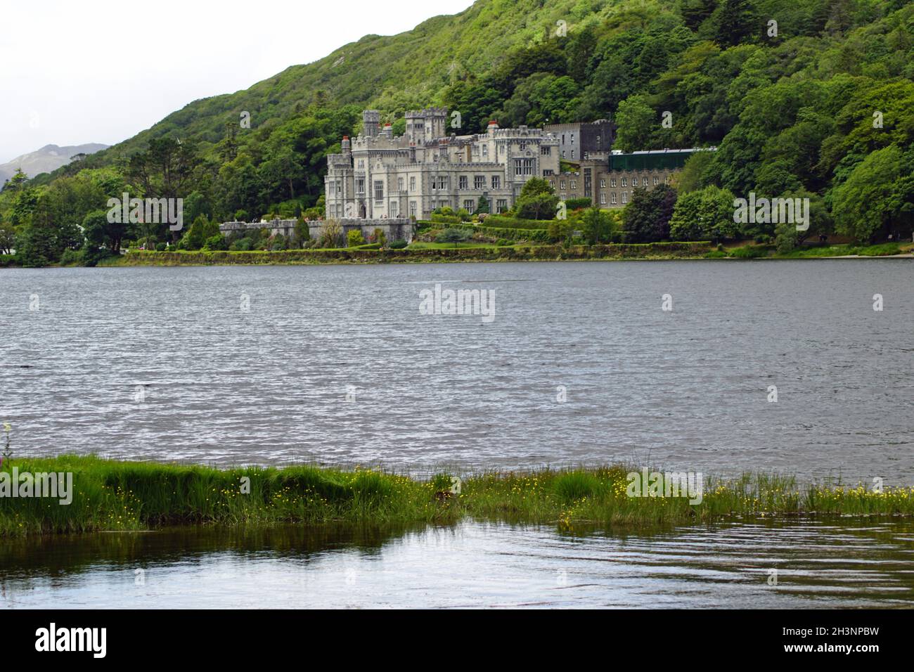 Kylemore Abbey Ireland Stock Photo - Alamy