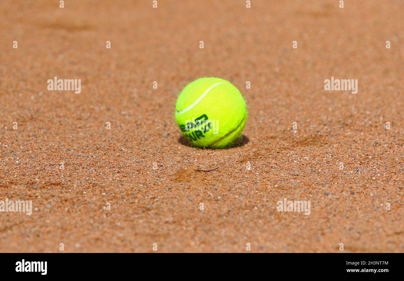 Head atp tennis ball hi-res stock photography and images - Alamy