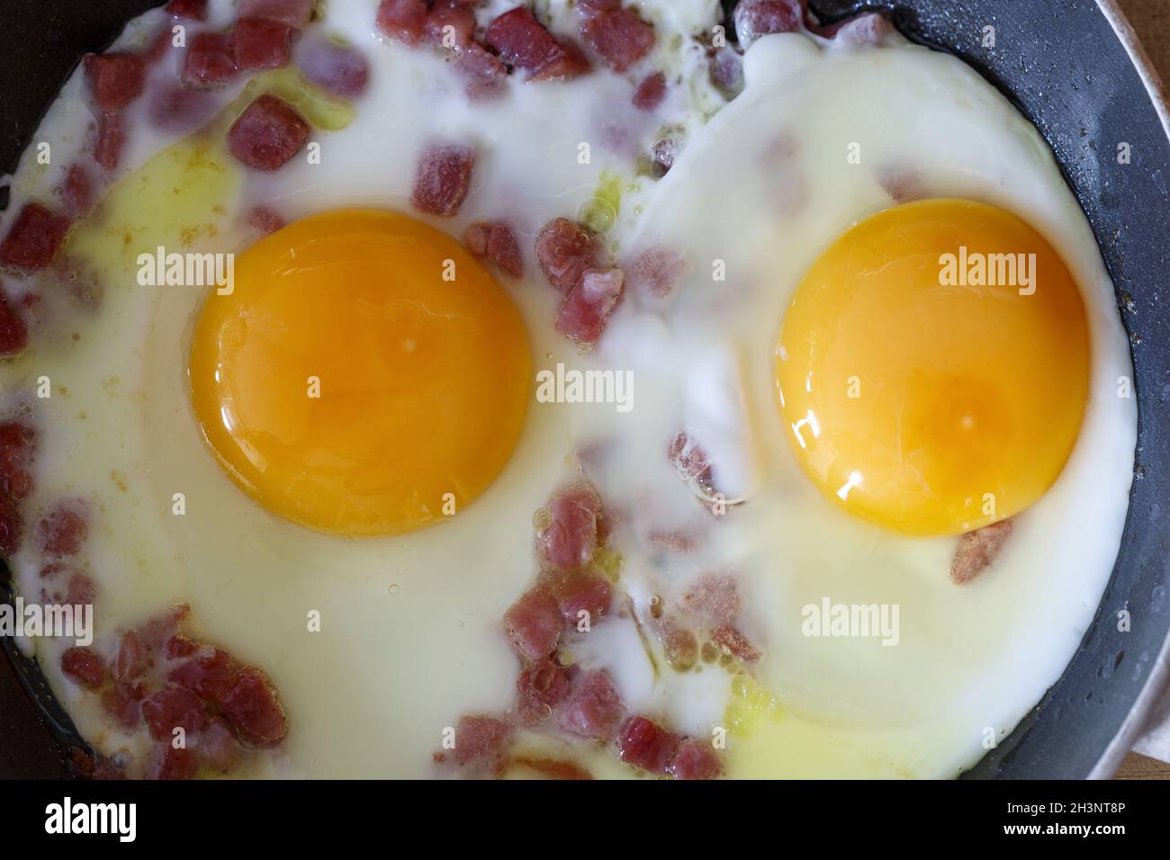 Pan side hi-res stock photography and images - Alamy