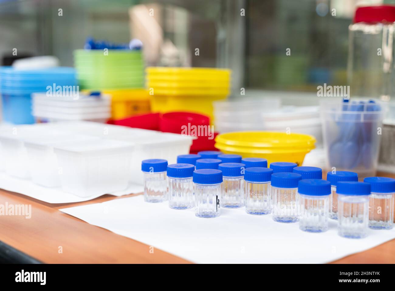 Lab container hi-res stock photography and images - Alamy