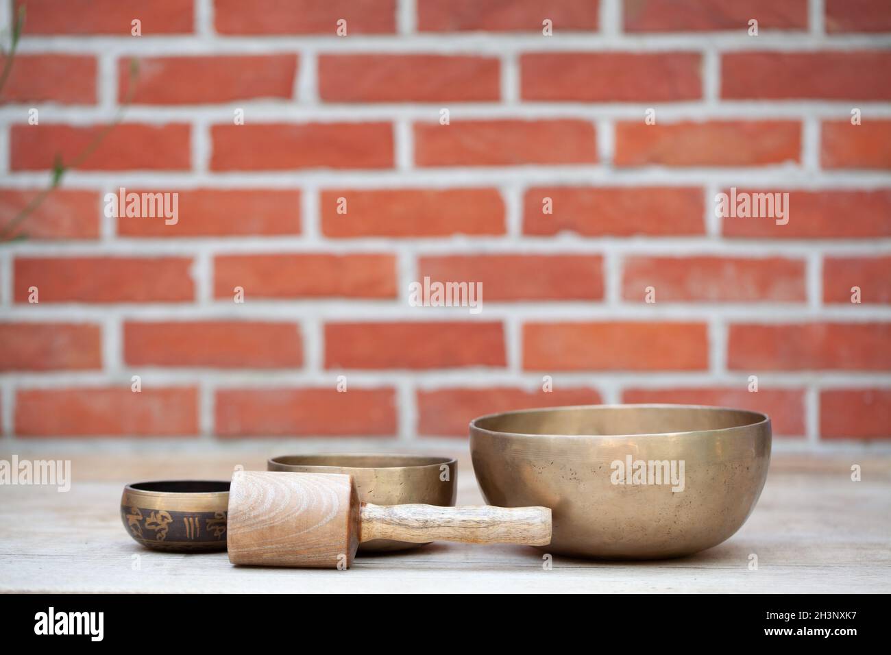 Tibetan instruments hi-res stock photography and images - Alamy