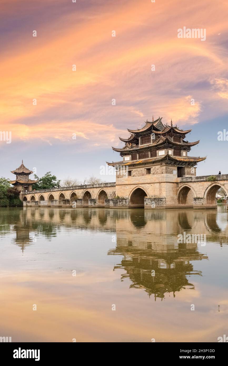 Double dragon hi-res stock photography and images - Alamy