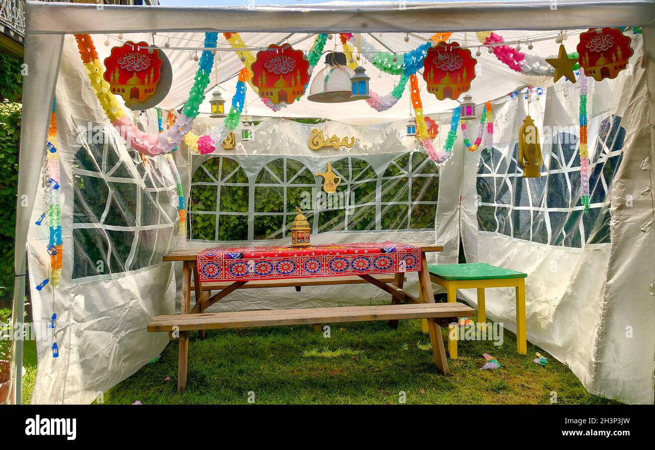 Arabic tent hi-res stock photography and images - Alamy