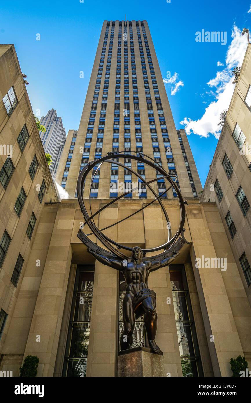 American flag with rockefeller center hi-res stock photography and ...