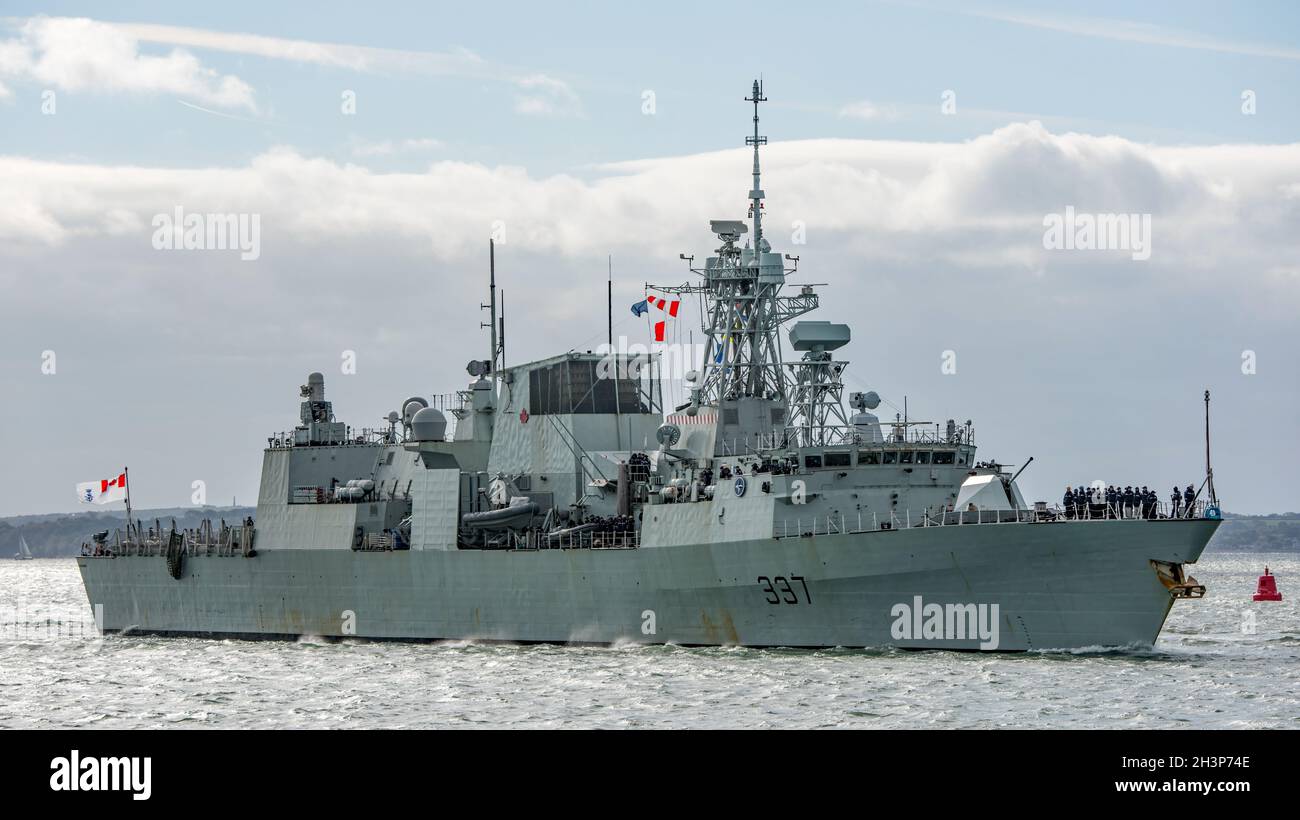 The Royal Canadian Navy frigate HMCS Fredericton (FFH337) arrived at ...