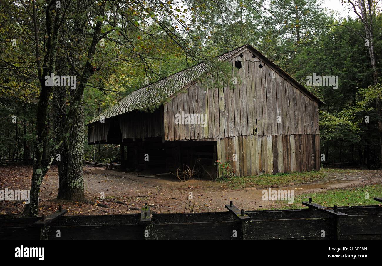 Old Barn In Tennessee Photos