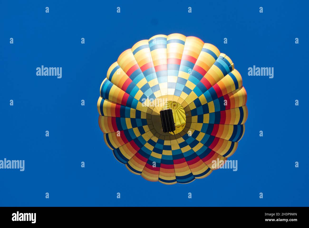 Balloon propulsion hi-res stock photography and images - Alamy