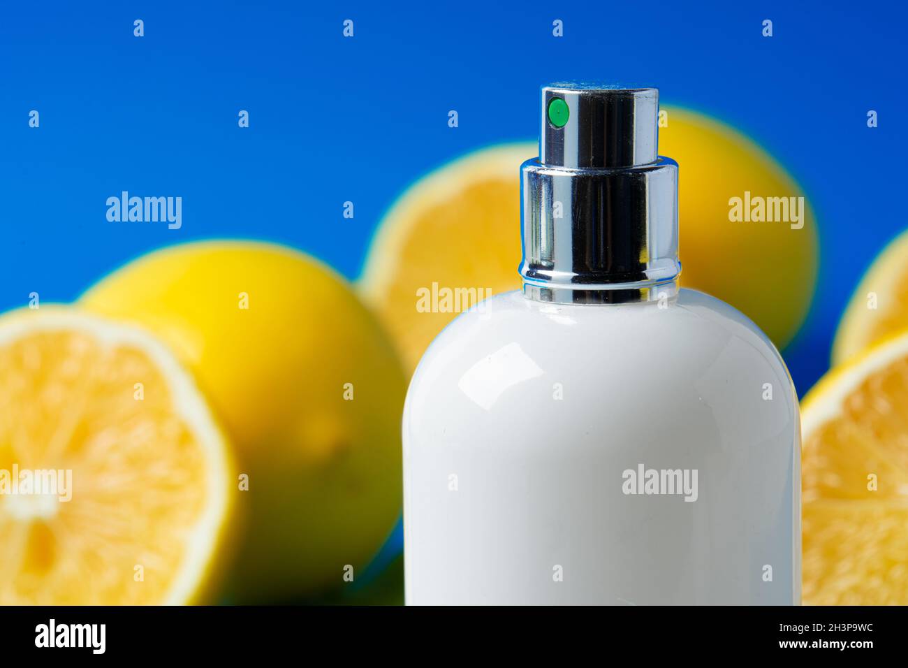 Bottle of skincare cosmetics with sliced lemons Stock Photo - Alamy