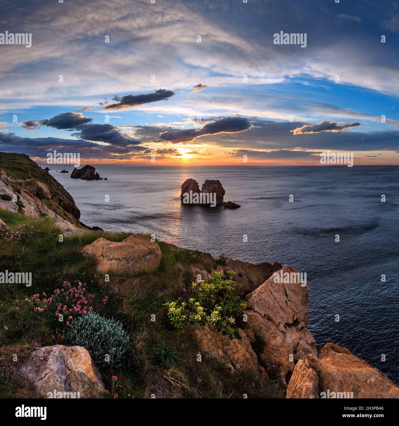 Nice ocean scenery hi-res stock photography and images - Alamy