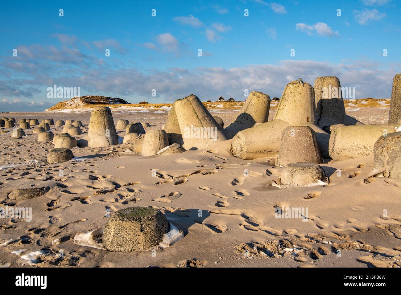 Lee breakwater hi-res stock photography and images - Alamy