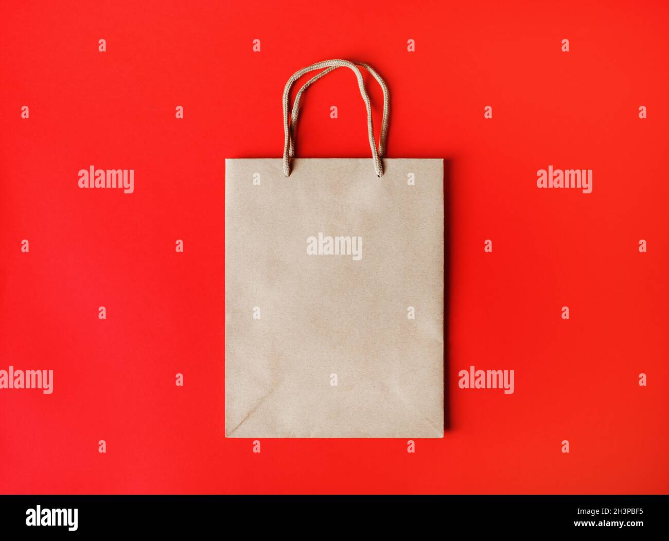 Blank paper bag Stock Photo - Alamy