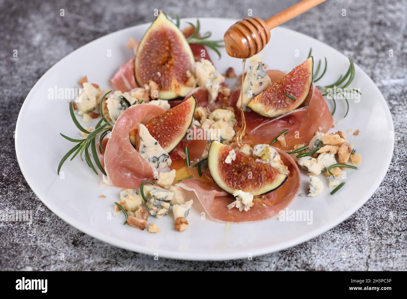 Parma ham and figs hi-res stock photography and images - Alamy