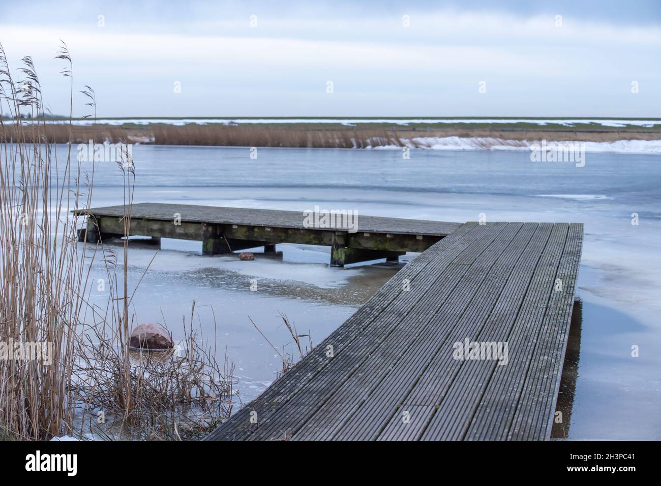 Wooden fishing jetty hi-res stock photography and images - Alamy
