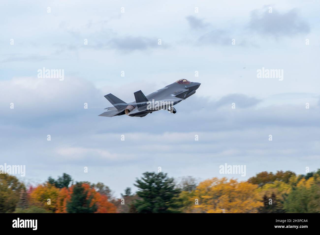 An F-35 assigned to the Royal Netherlands Air Force departs Vermont ...