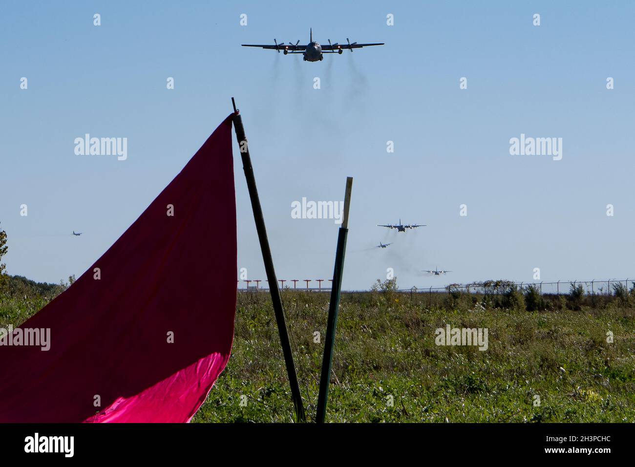 164th aircraft maintenance squadron hi-res stock photography and images ...