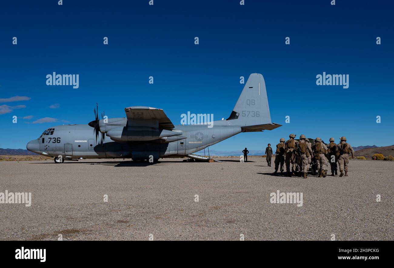 Members of the Marine Wing Support Squadron-373 (MWSS-373) participate ...