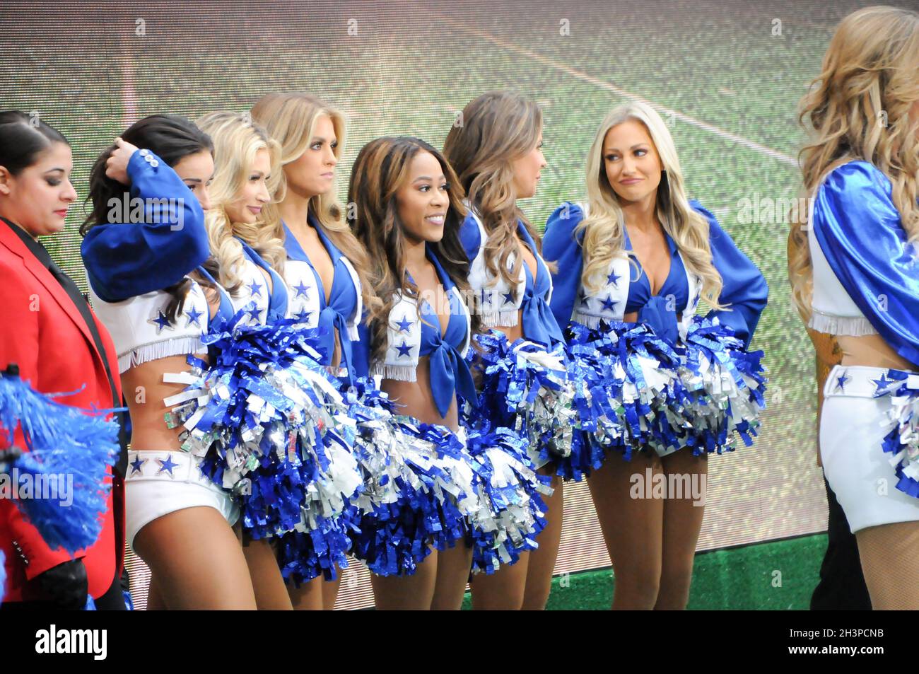 Dallas cheerleaders hi-res stock photography and images - Alamy